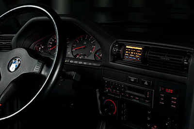 AWRON display systems｜アクセス・エボリューション用賀店 カーコーティング・カーメンテナンスの専門店